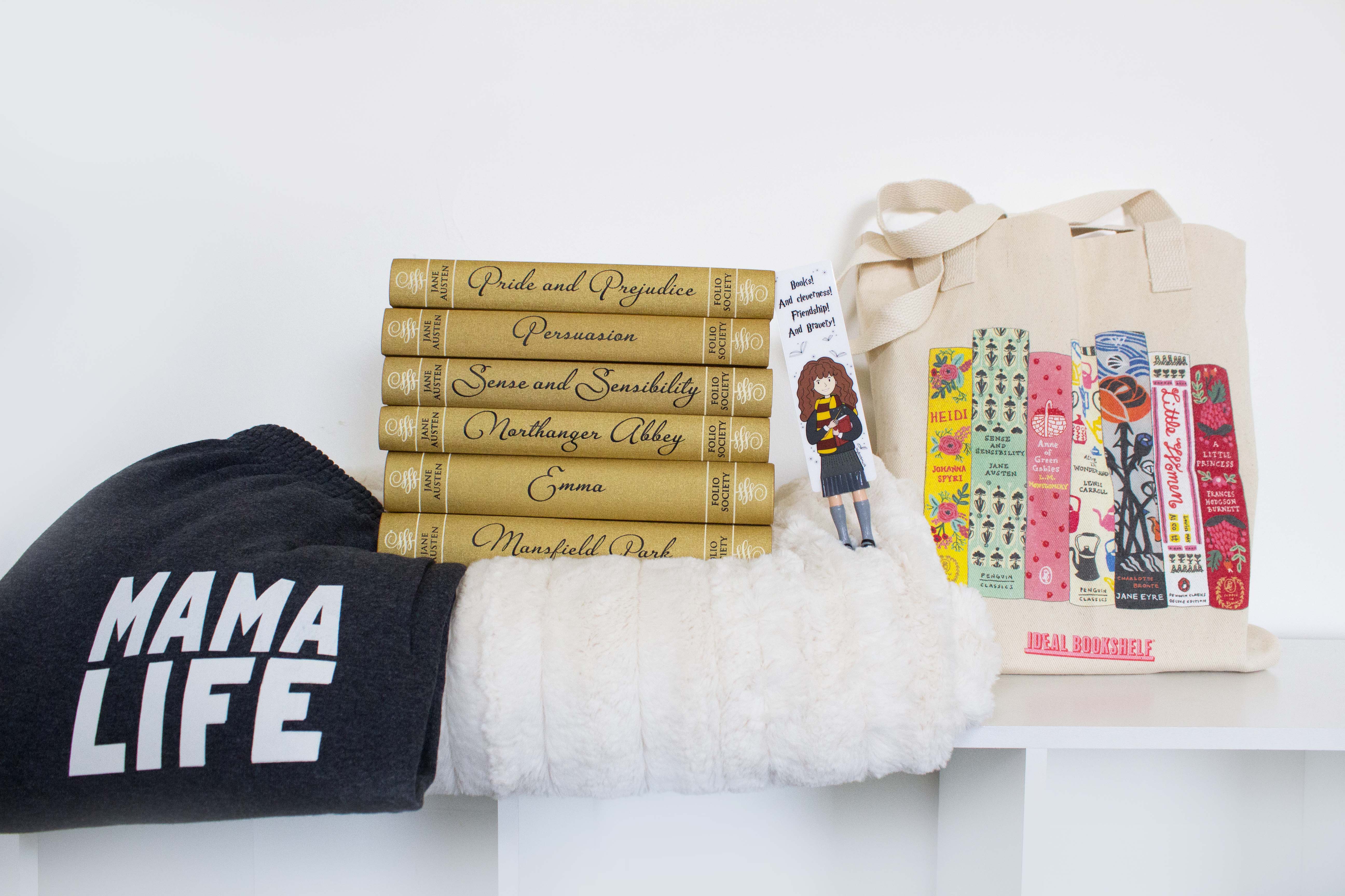 A Bookish Gift Guide for Moms! · Book Nerd Mommy